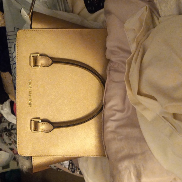 MICHAEL Michael Kors | Bags | Michael Kors Medium Rose Gold Purse ...